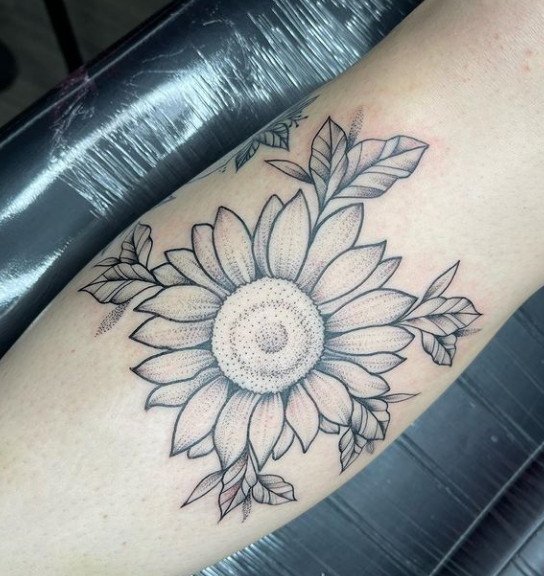 31 Beautiful Lower Leg Tattoo Ideas for Females - Tattoo Twist