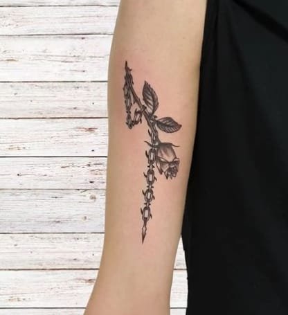 45 Eye-Grabbing Chain Tattoo Ideas That You May Miss! - Tattoo Twist